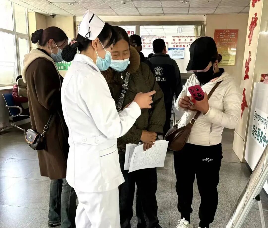 贵南县卫生工作先进个人——县人民医院妇儿科护士长 谭晓英_贵南快报_新闻频道_贵南县人民政府